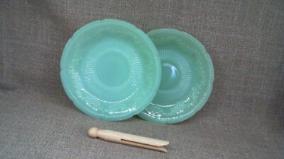 Paire d'assiettes à café Fire-King verte Jane Ray